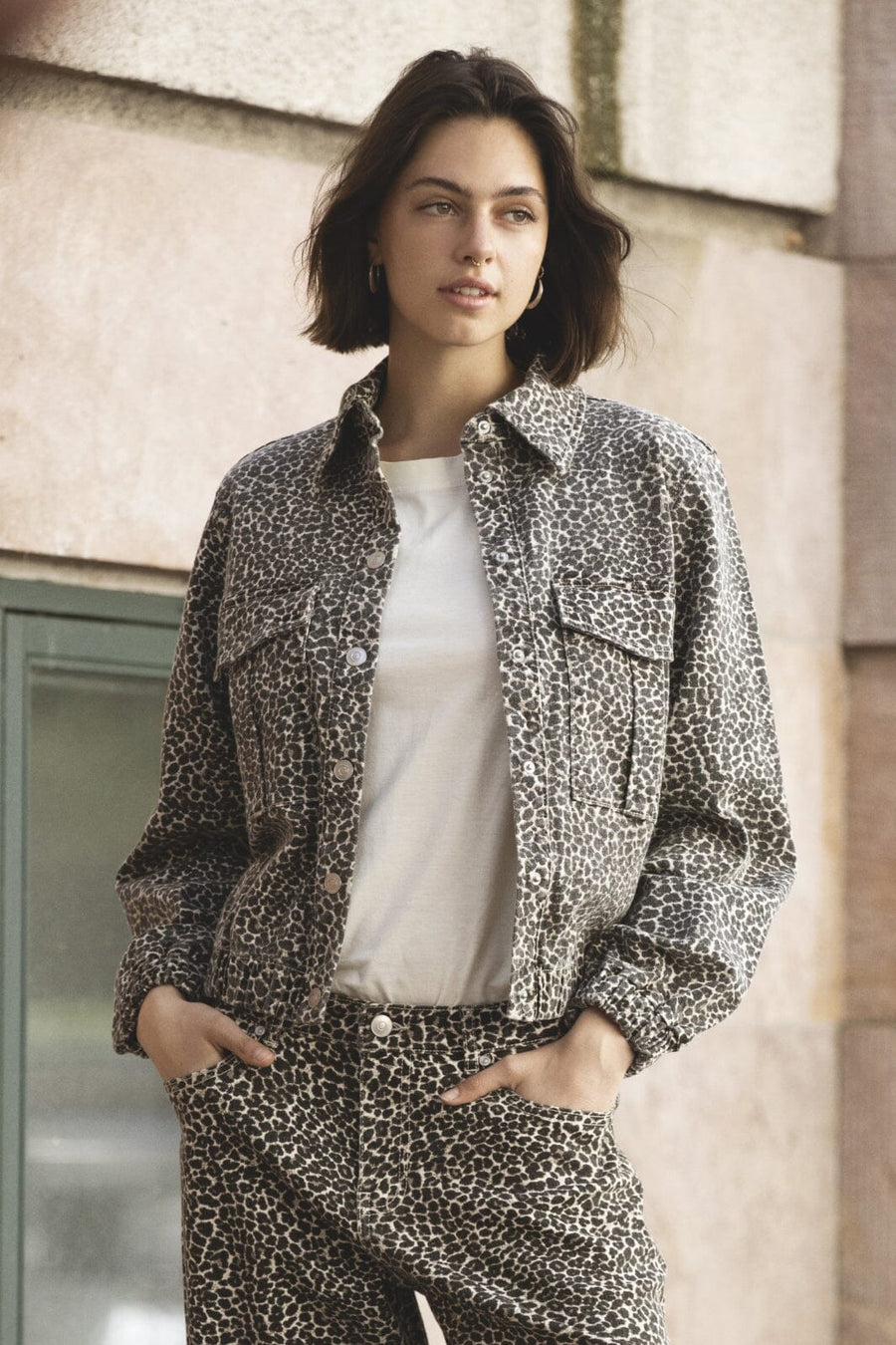 Love&Divine » Lækkert udvalg af skjorter & kjoler online