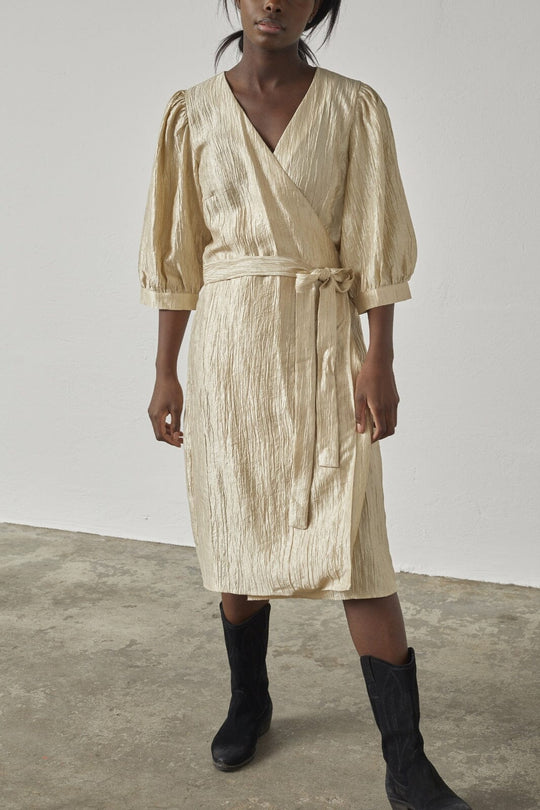 Love&Divine » Lækkert udvalg af skjorter & kjoler online