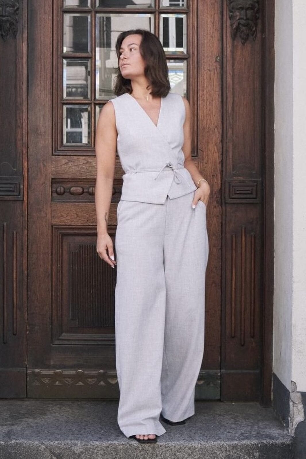 Neo Noir - Samara Wrap Waistcoat - Grey Melange | Køb