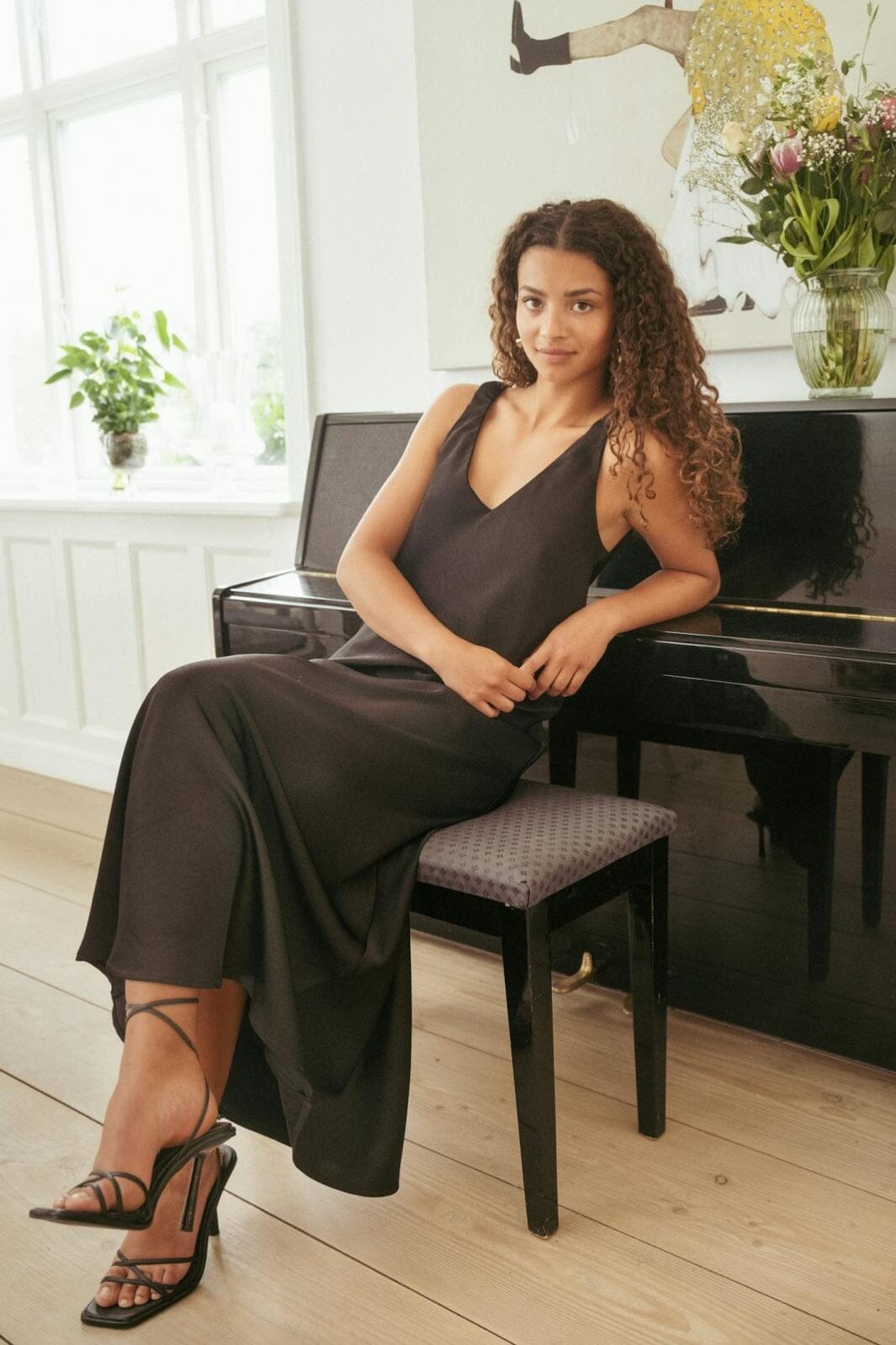 Neo Noir - Zakia Heavy Sateen Dress - Black | Køb her